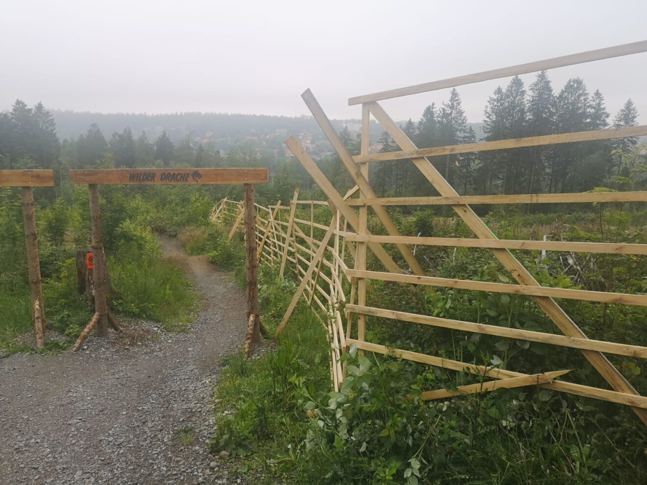 HG2 – Hordengatter – Wildschutzzaun 1,6m höhe – luftig - Hordengatter Shop